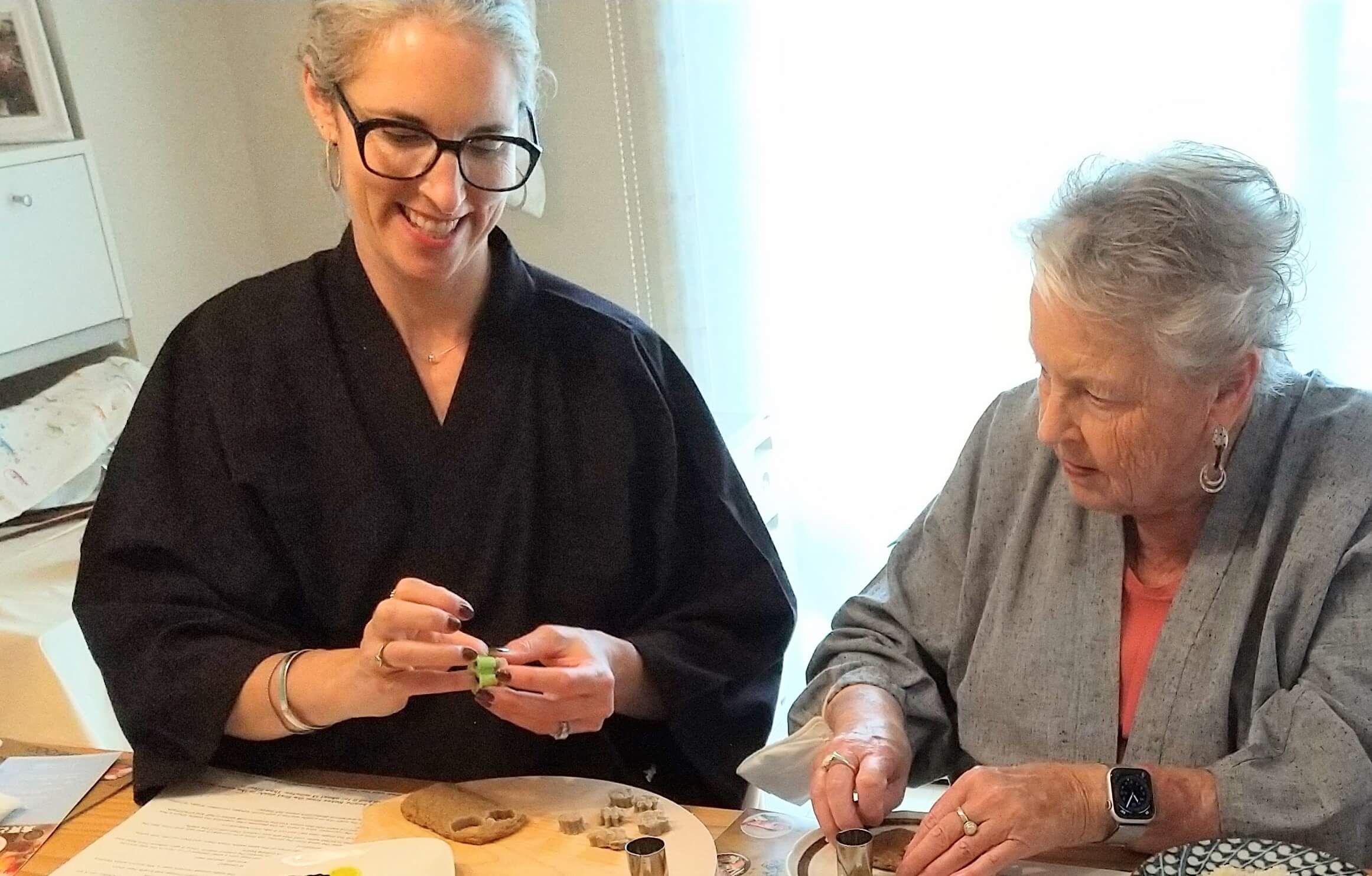 Try making Ehime's traditional local sweets | Origami Concierge