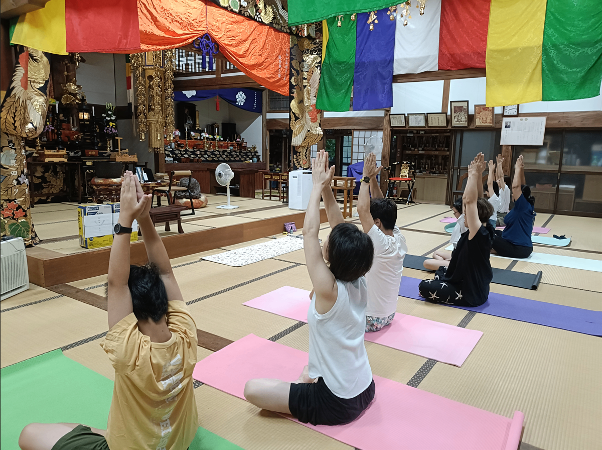 Temple Yoga in Shin-Kamigoto: Evening Serenity at Jorakuin | Origami ...